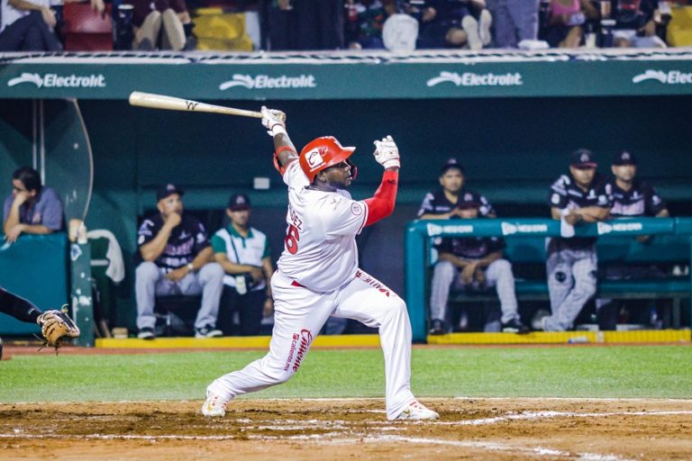 "Cacao" Valdez hace historia con El Águila - Sucedió en Oaxaca